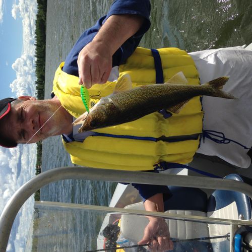 CALLING LAKE, Alberta | Angler's Atlas